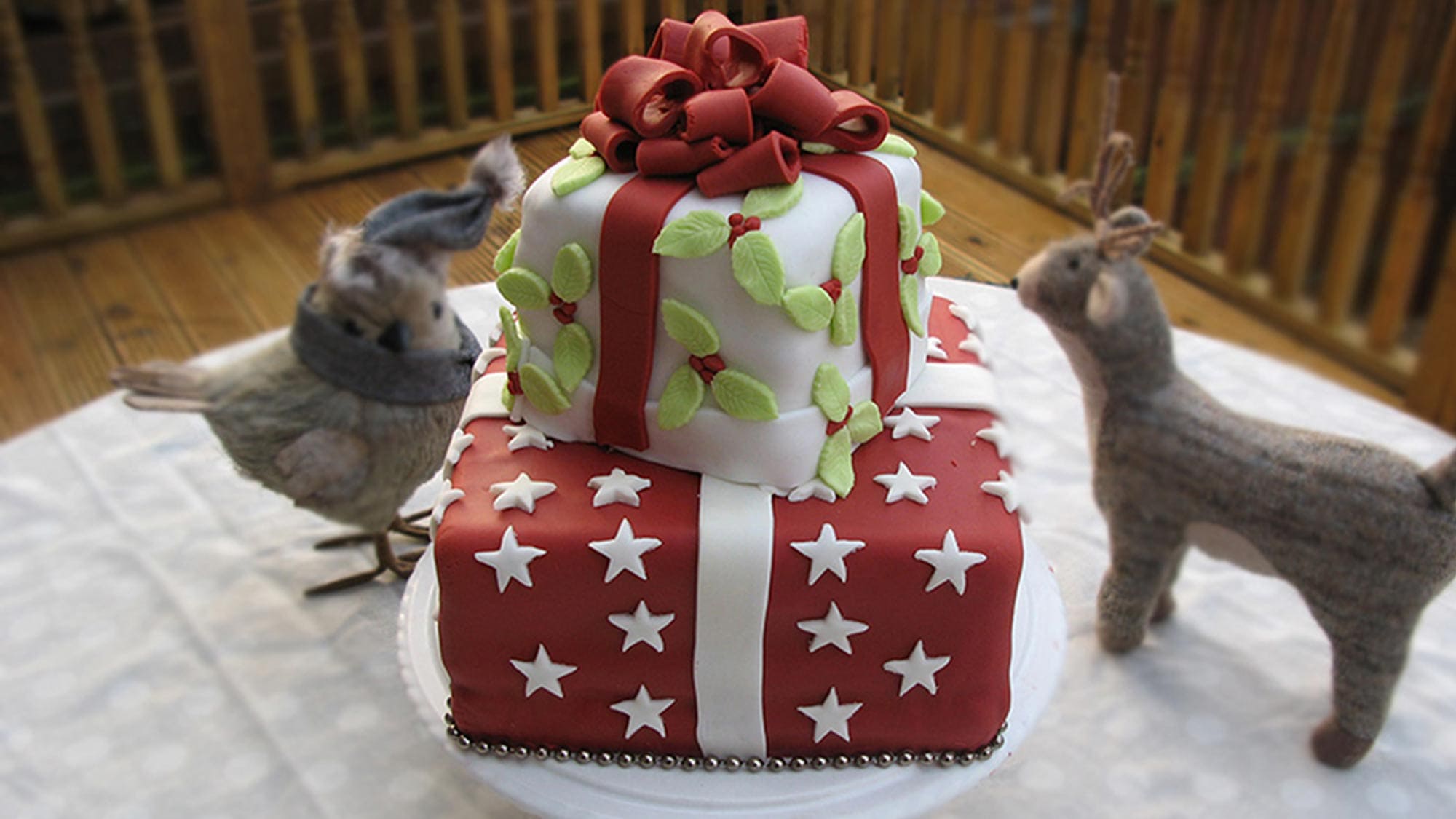 How to Create a Present Stack Christmas Cake | Dessert Recipes | ao.com