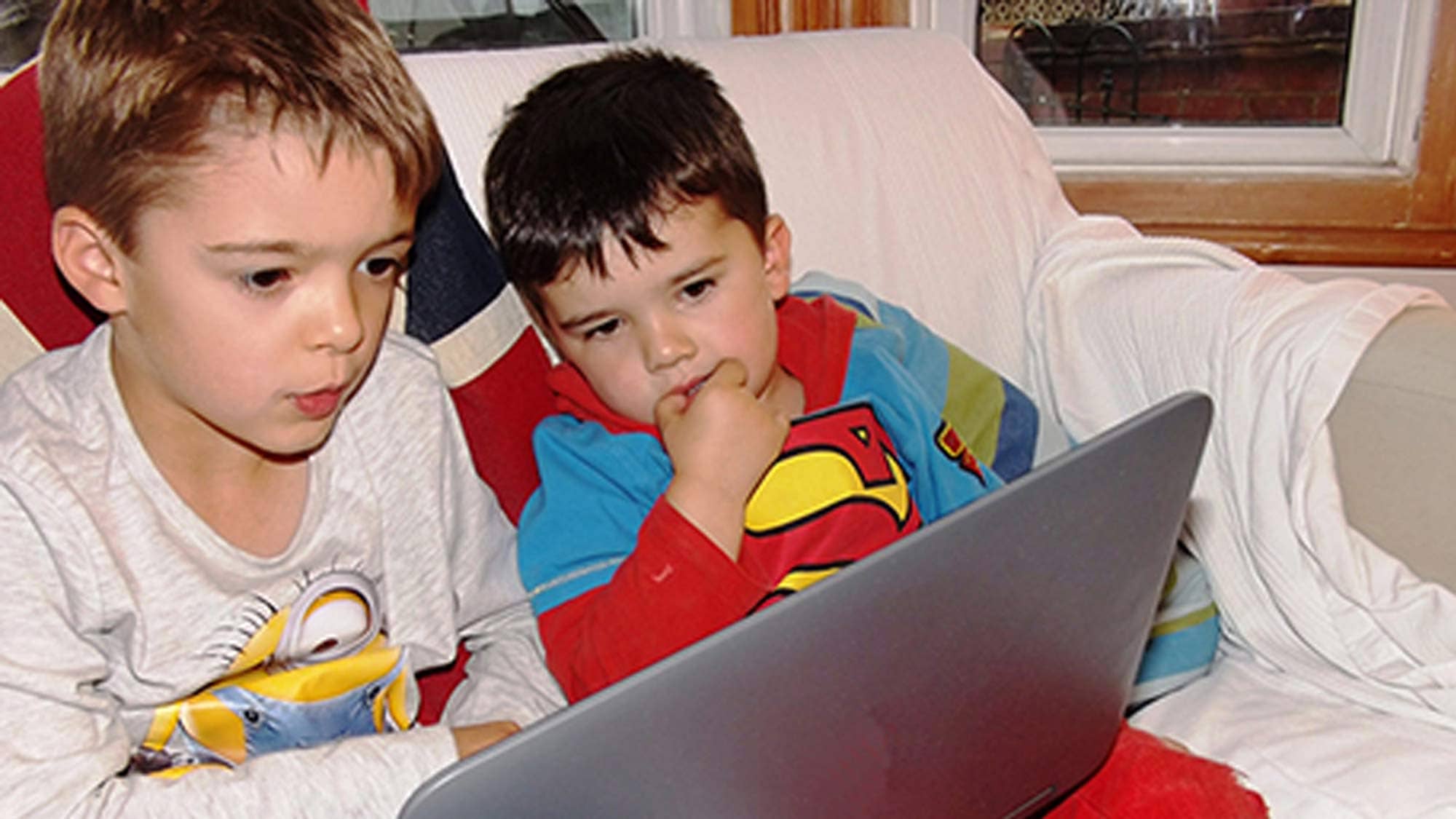 How to Keep Kids Safe Online | Family | ao.com